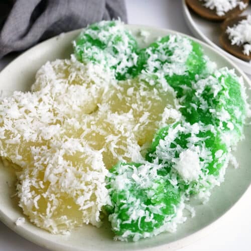 Pichi is famous Filipino dessert using cassava.