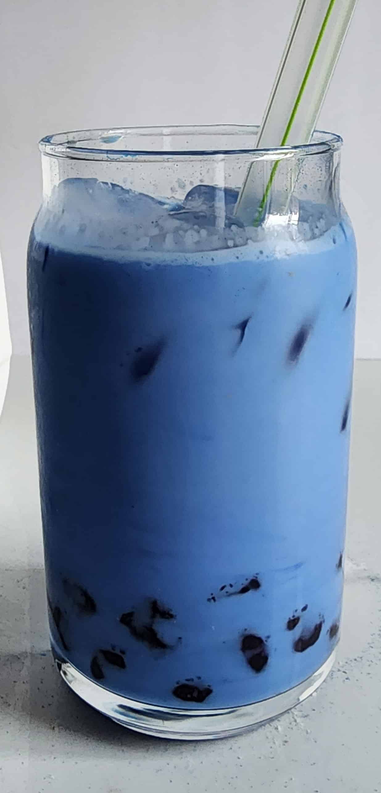 Blue Spirulina Boba Milk Drink – The Skinny Pot