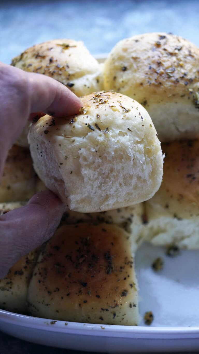 Mozzarella-Stuffed Bread Rolls – The Skinny Pot